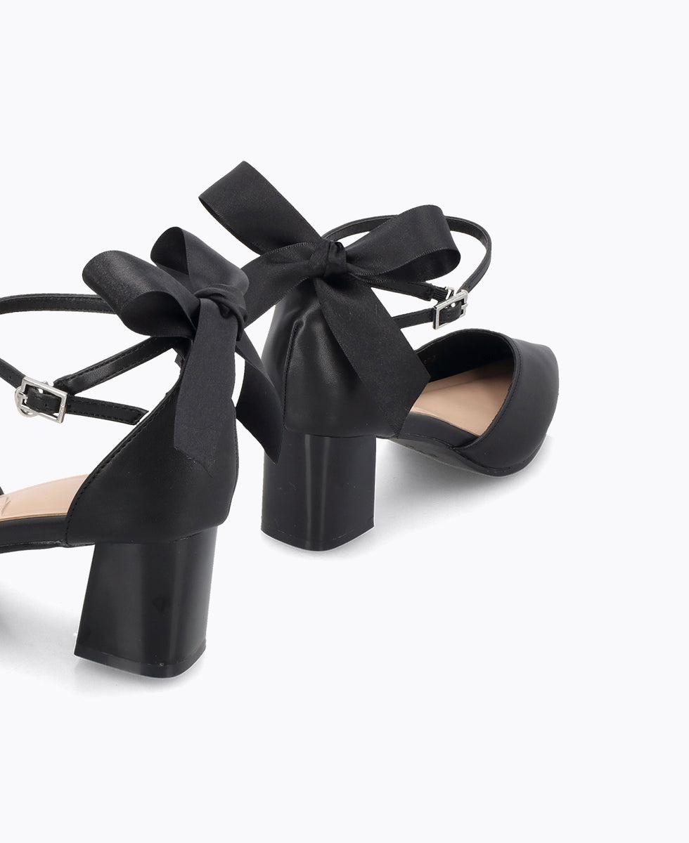 Meredith Bow Heel Pumps - Black – DMK